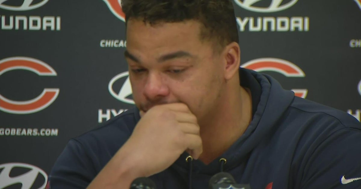 Bears players emotional after seeing Damar Hamlin collapse - CBS Chicago