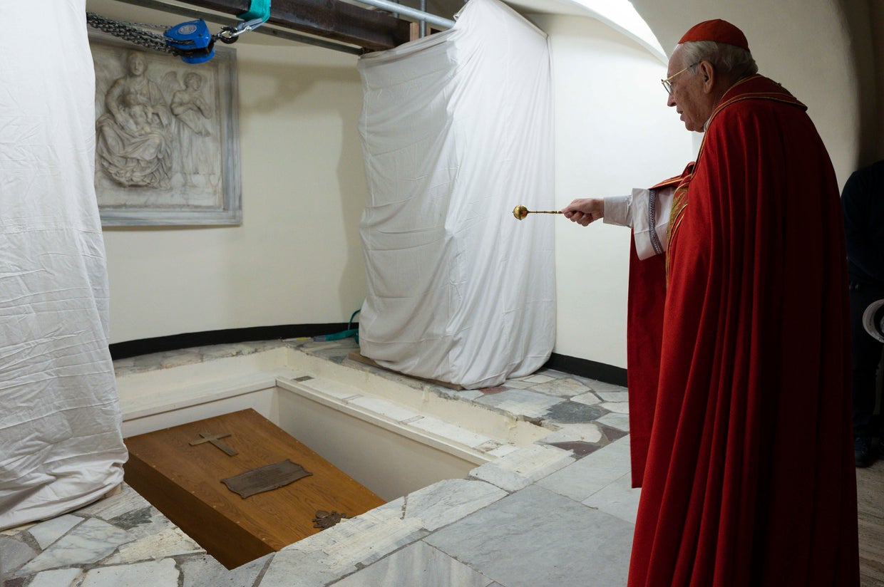 Pope Benedict XVI's funeral led by his successor, Pope Francis, in a ...