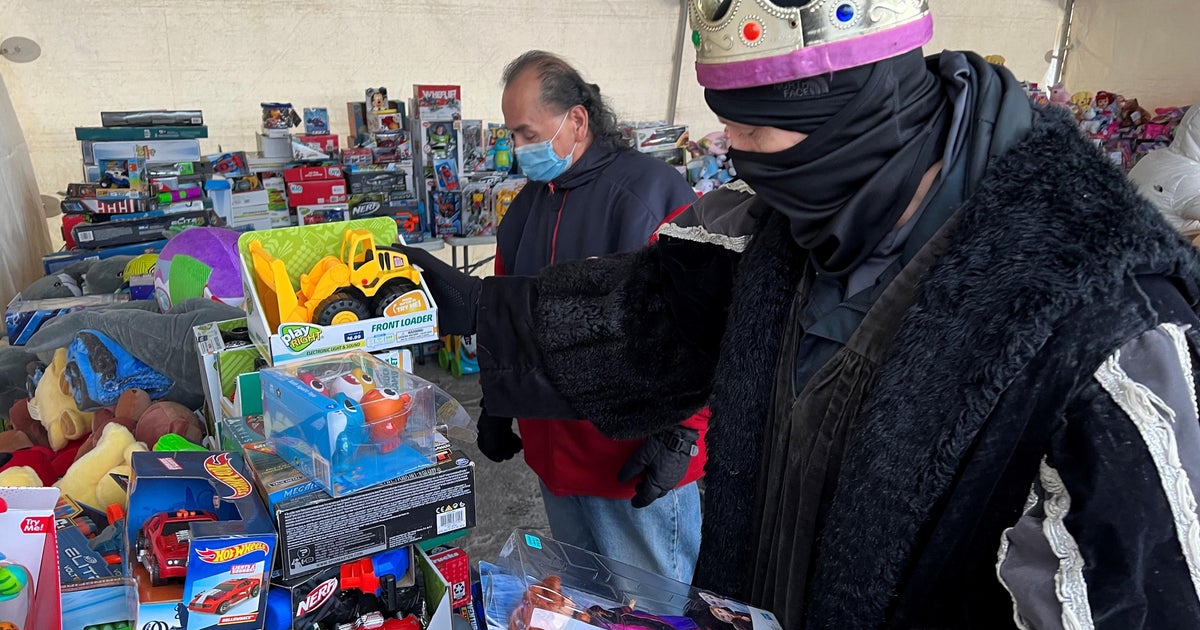 3 Kings Day celebrations happening in Lyons, Aurora - CBS Chicago