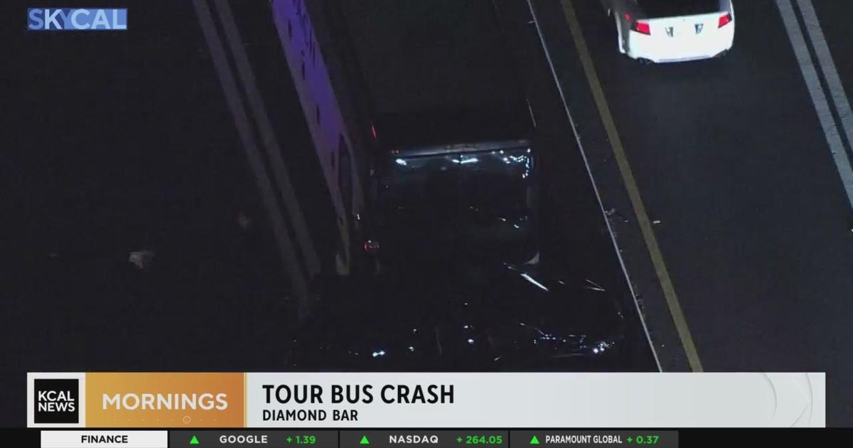 60 Freeway lanes reopen after tour bus, 2 cars collide in Diamond Bar ...