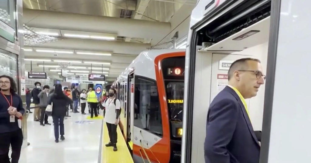 S.F. mayor, exuberant crowd celebrate new service on Central Subway's T-Third line - CBS San ...
