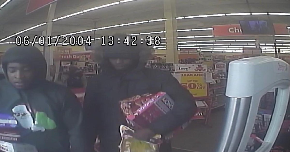 Detroit police seeking suspects in armed robbery at Family Dollar - CBS ...