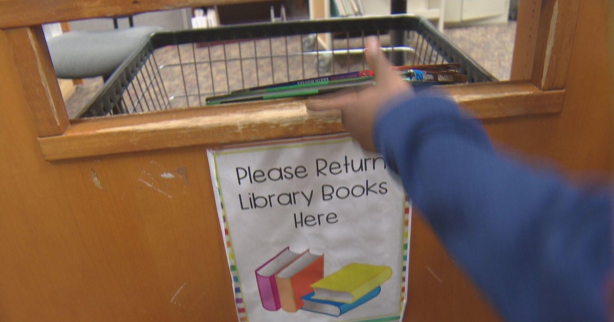 Aurora Library ends late fee charges to increase readership - CBS Colorado