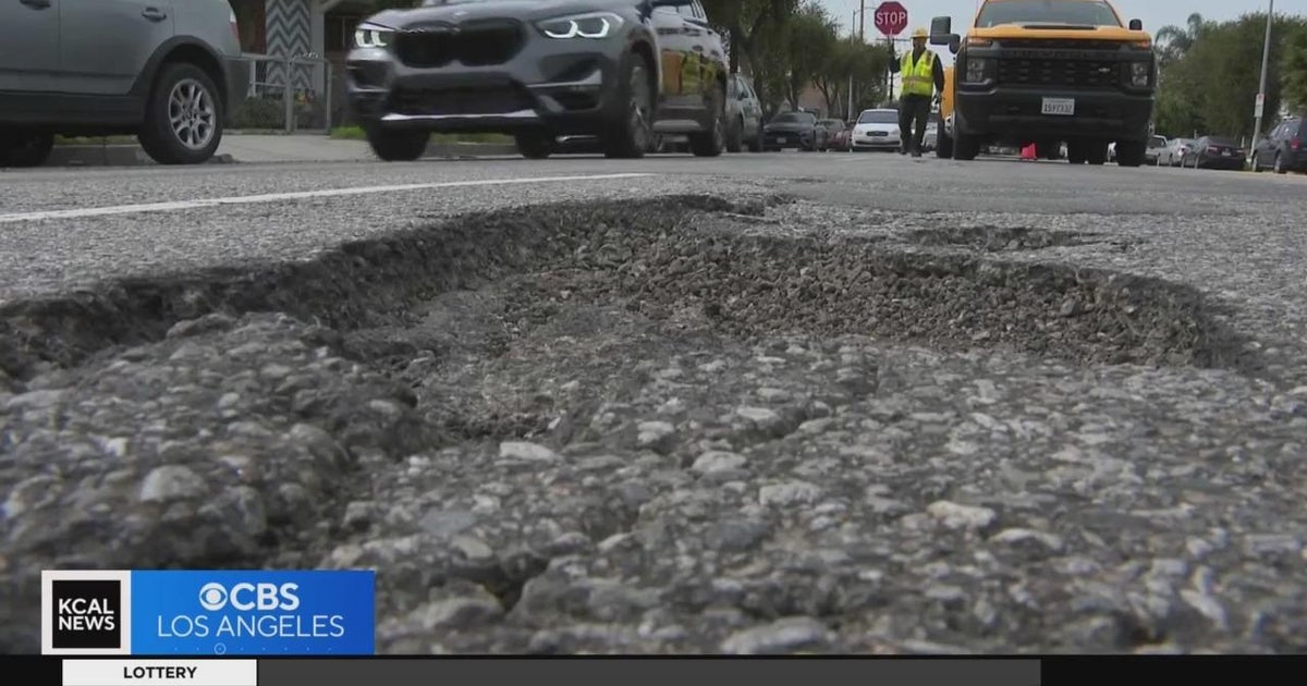 Reports of potholes skyrocket after recent rain - CBS Los Angeles