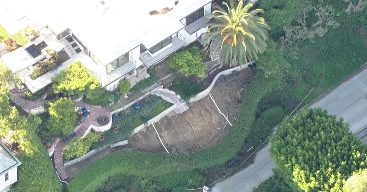 Minor landslide happens outside singer Johnny Mathis' Hollywood Hills ...