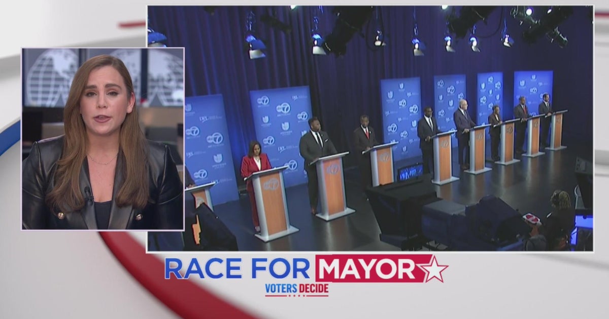 Lightfoot, eight other candidates spar in mayoral debate - CBS Chicago