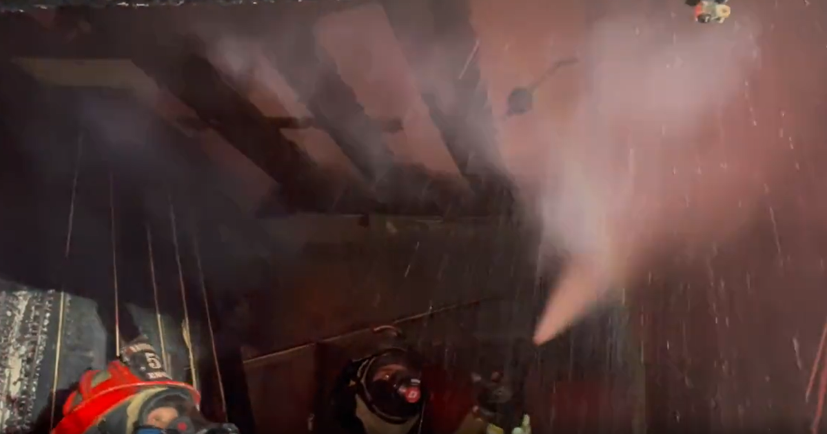 Vacant building catches fire in downtown Sacramento - CBS Sacramento