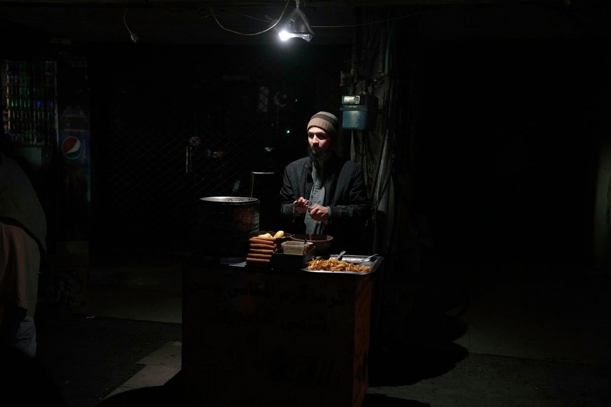 Pakistan blackout: Cash-strapped nation cuts power to save money, then ...