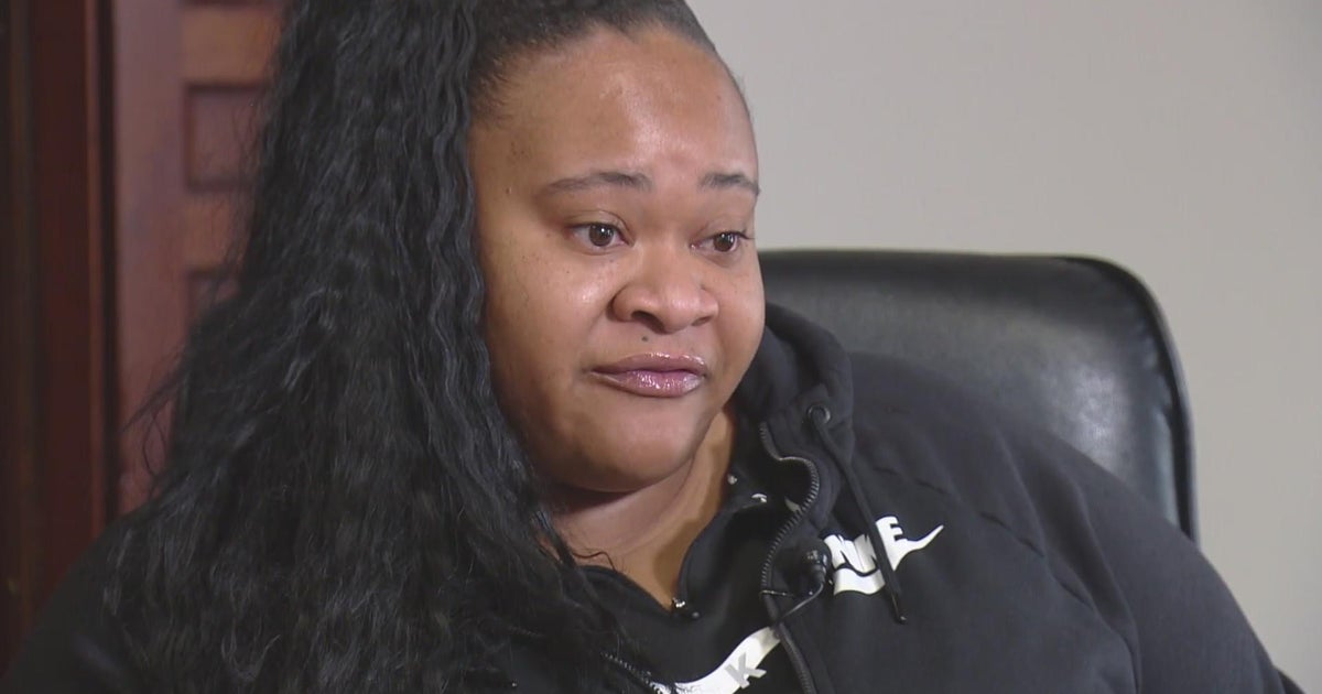 Denver woman wins large wage case - CBS Colorado