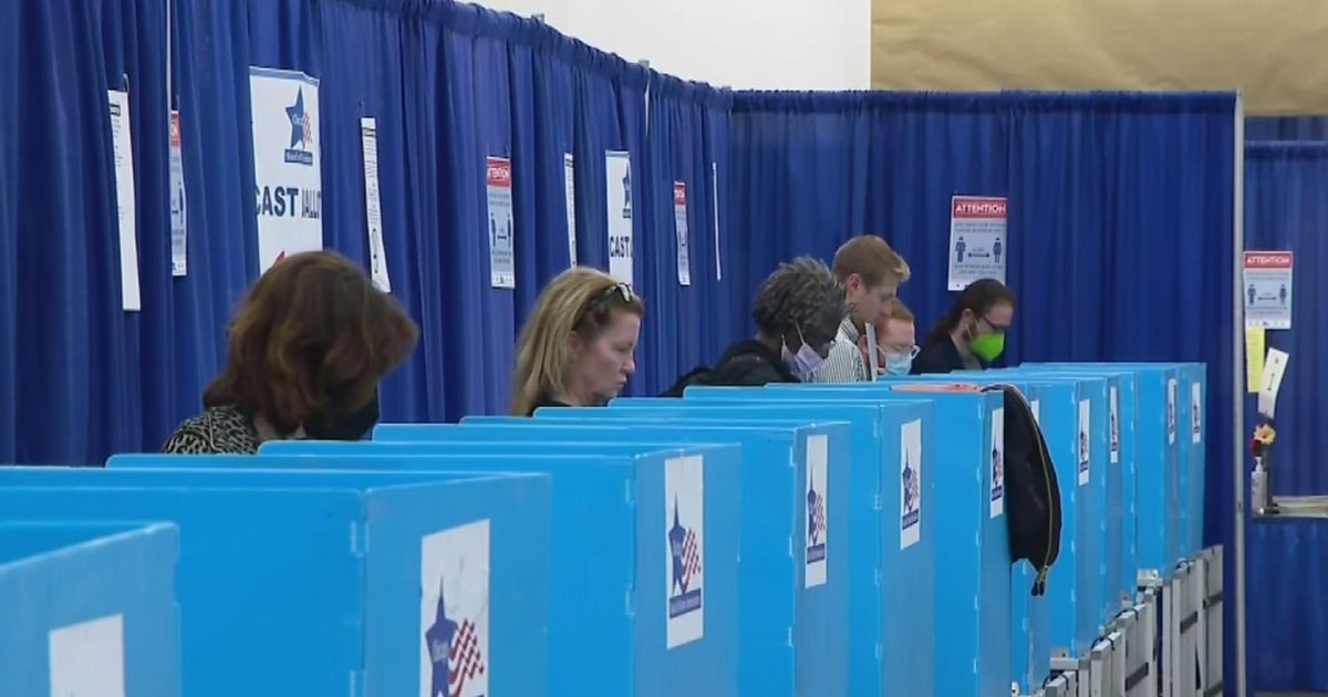 2 early voting sites open in The Loop Thursday - CBS Chicago