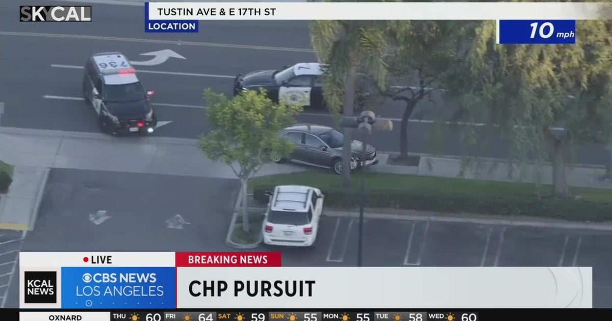 Driver pulls into parking lot, drives over sidewalk - CBS Los Angeles