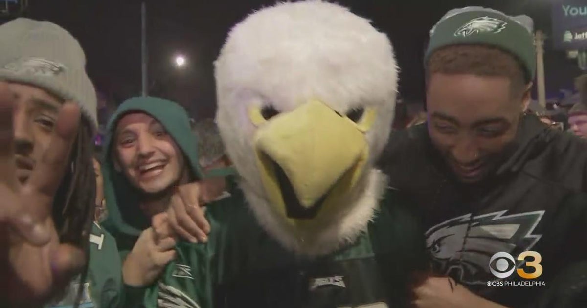 Eagles fans celebrate big win at Frankford & Cottman - CBS Philadelphia