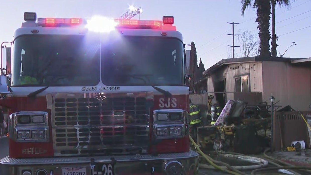 7 displaced in early morning fire at mobile home park in San Jose - CBS ...