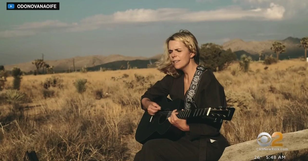 Brooklyn folk singer pays tribute to The Boss - CBS New York