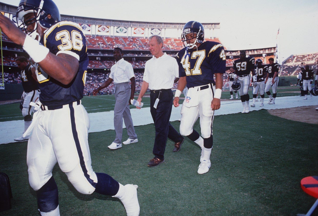 Hall of Fame NFL executive, former Chargers GM Bobby Beathard dies at ...