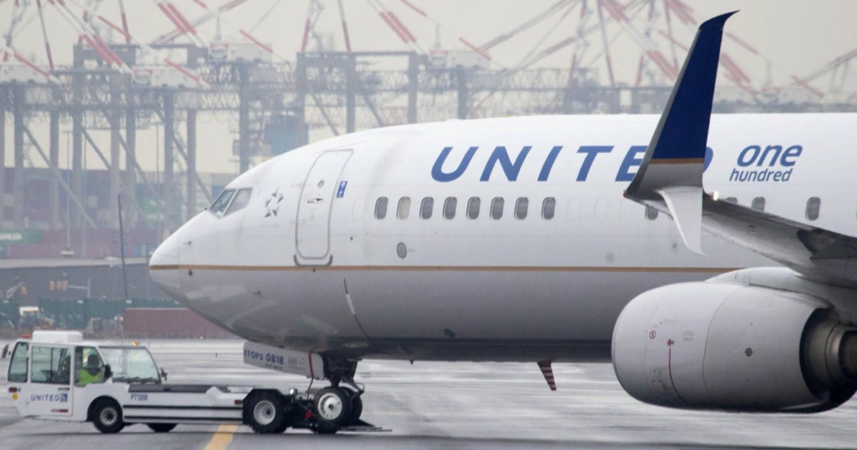 Airlines increase transatlantic flight options - CBS News