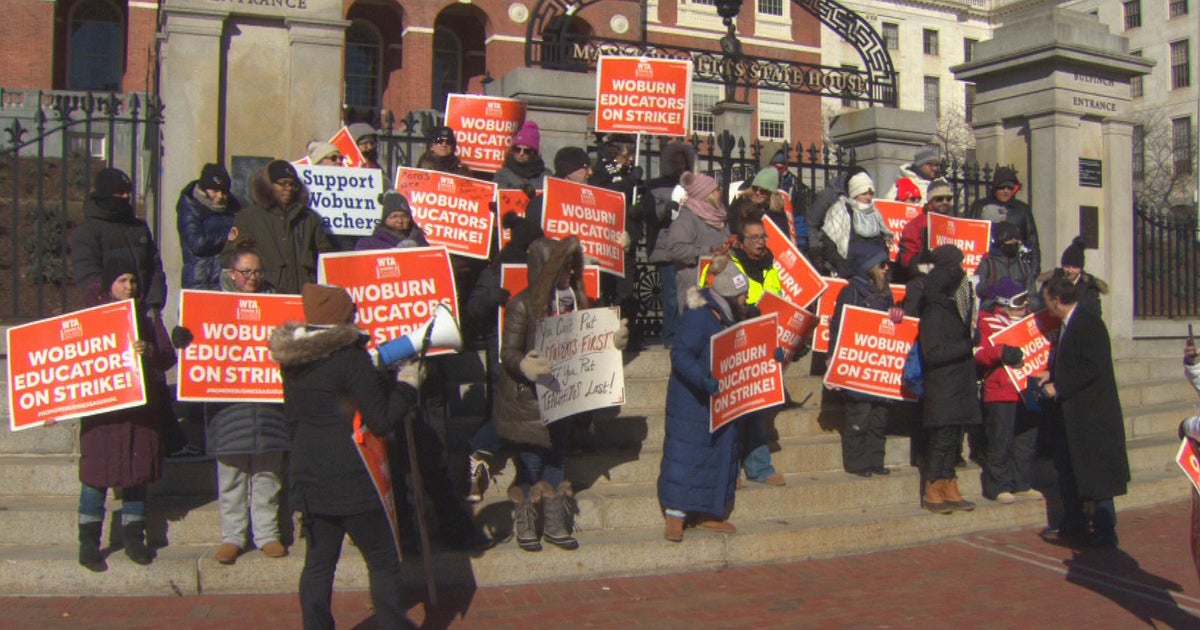 No deal reached as Woburn teacher strike continues - CBS Boston