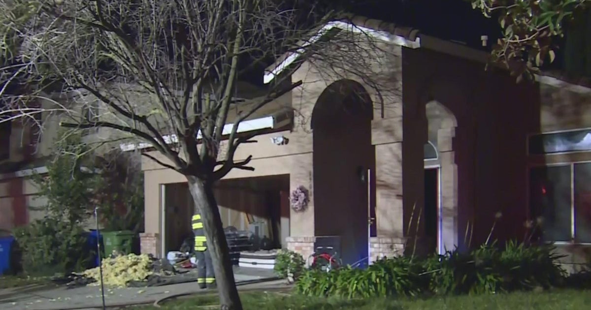 2 people and pets forced from their home by fire in Elk Grove - CBS ...