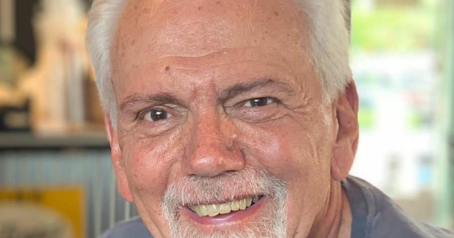 Gordon 'Buzz' Hannan, longtime CBS 2 stage manager, dies - CBS Chicago