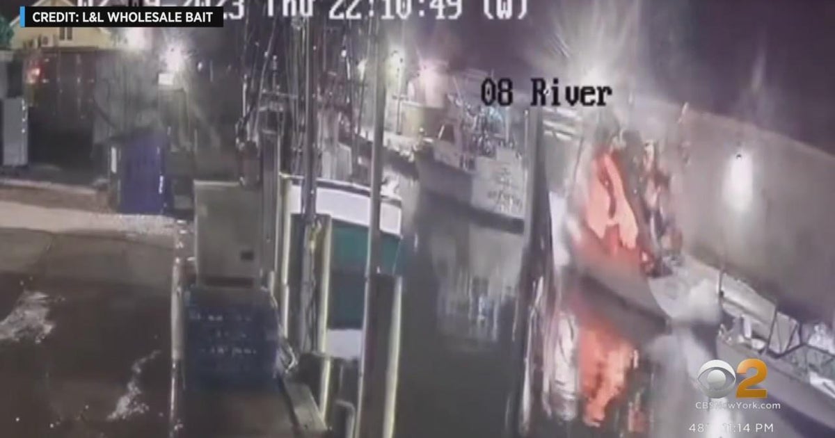 Sailboat explosion caught on camera on Long Island - CBS New York