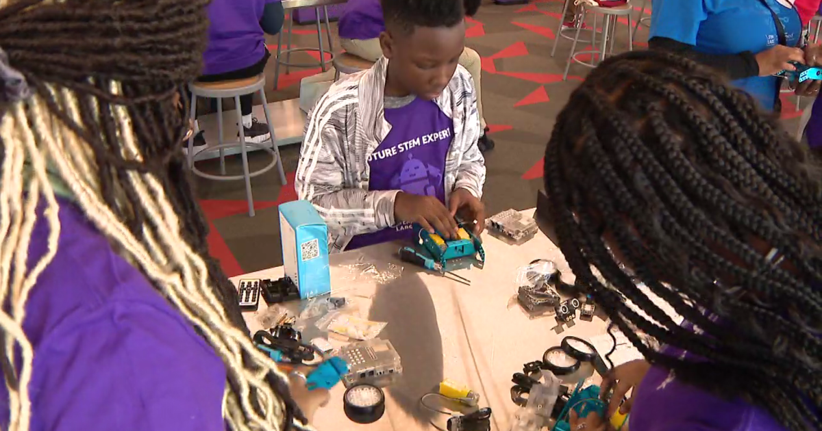 ComEd engineers working with 70 black students for STEM program - CBS ...