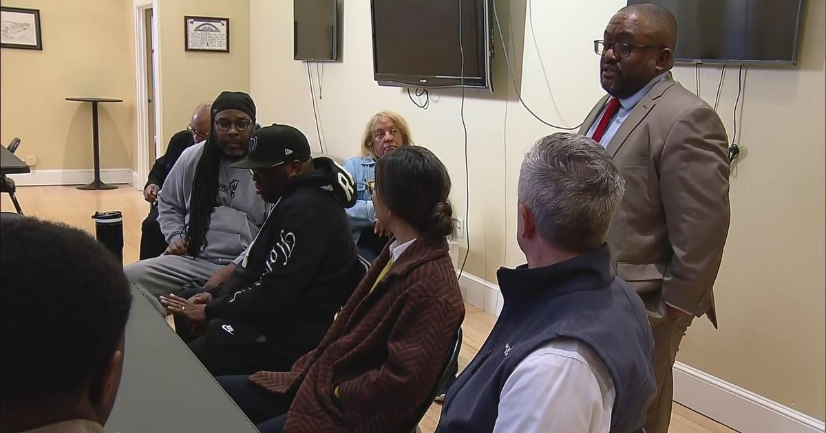 Community meeting held day after 2 Denver shootings with juvenile victims - CBS Colorado