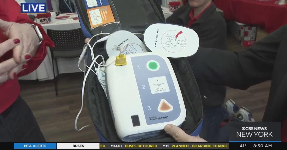 Love your heart: Learning to use an AED device - CBS New York