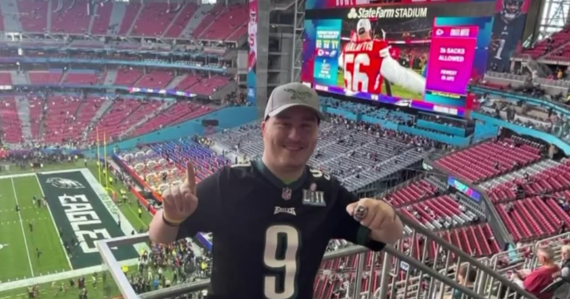 Cancer hero and his dad surprised with Super Bowl LVII tickets - CBS ...