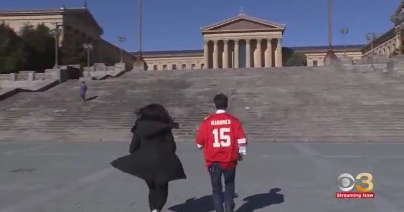 Jim & Janelle run the Rocky steps after losing Super Bowl bet - CBS ...