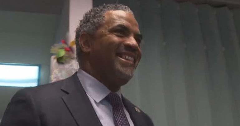 Crowley ISD's first Black superintendent breaks down barriers, changes lives - CBS Texas