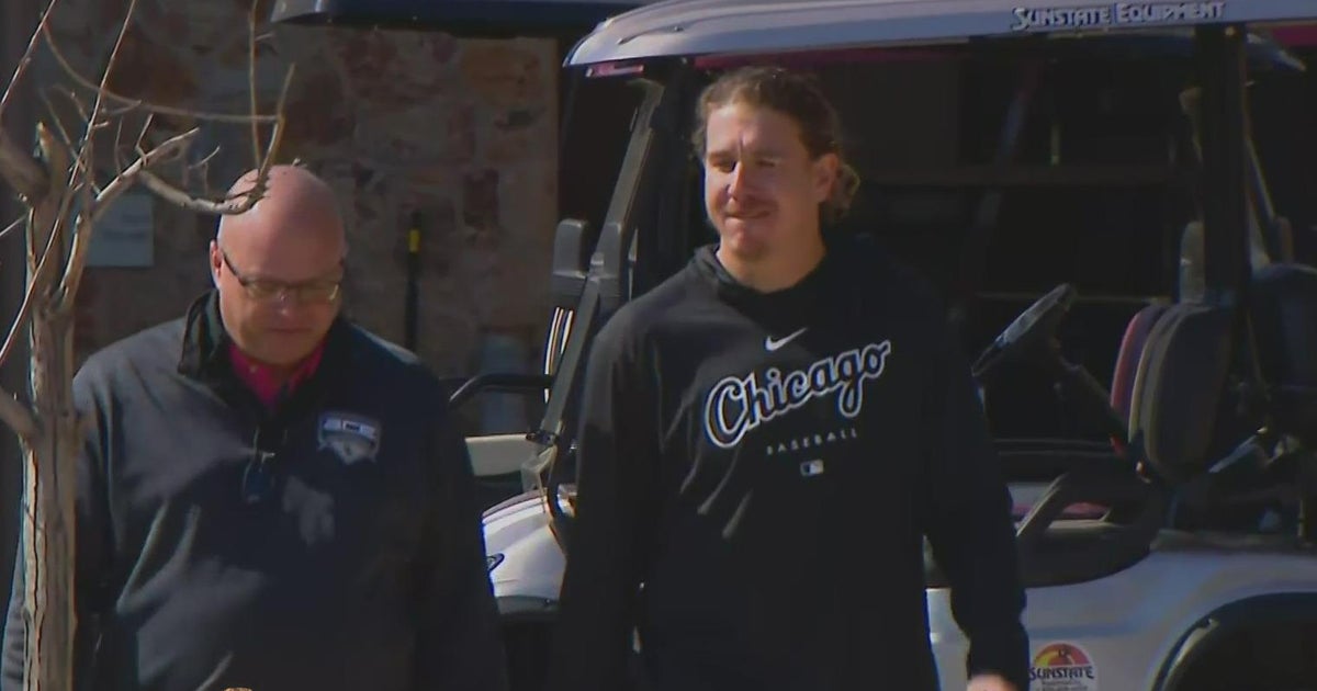 White Sox pitcher Mike Clevinger reports to Spring Training amid probe ...