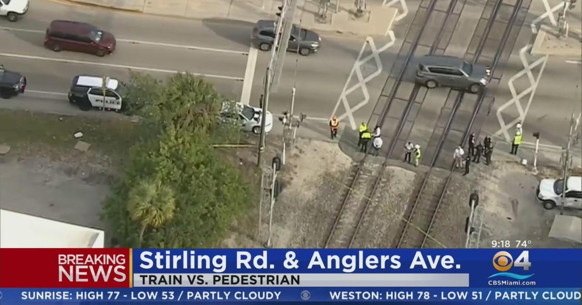 Deadly Tri-Rail crash in Hollywood - CBS Miami