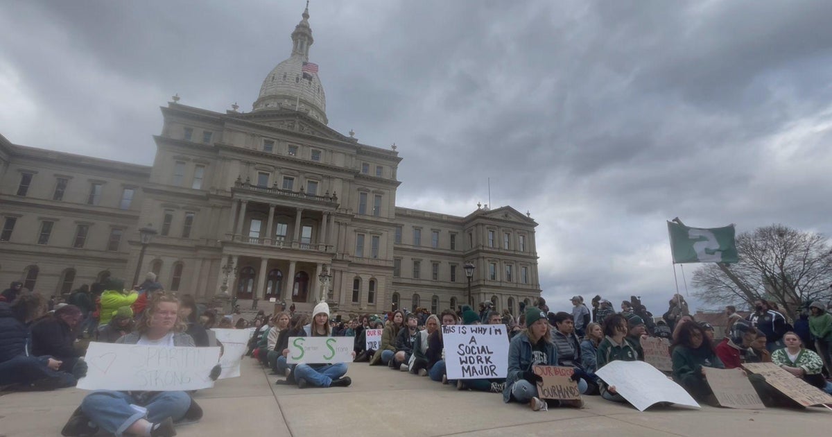 MSU students rally at the state capitol over gun reform - CBS Detroit