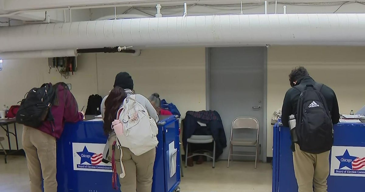 Chicago high school students casting early ballots through 'Parade to ...