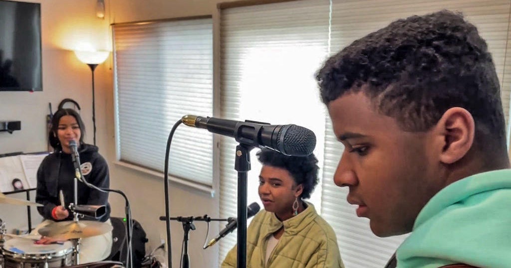 Oakland sibling trio MeloDious works to finish debut album - CBS San ...