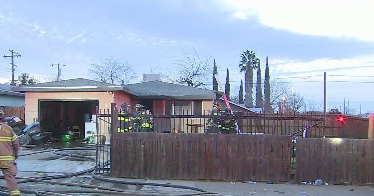 House fire investigation in South Sacramento - CBS Sacramento