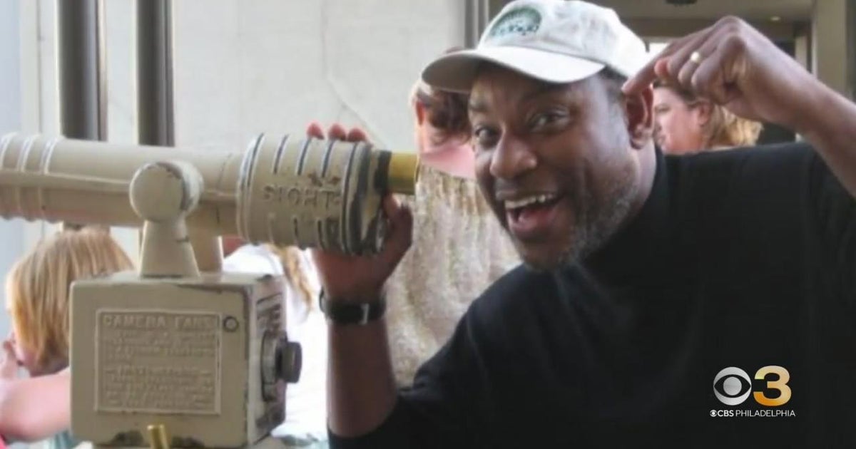 Philly astronomer Derrick Pitts loves making science accessible - CBS ...