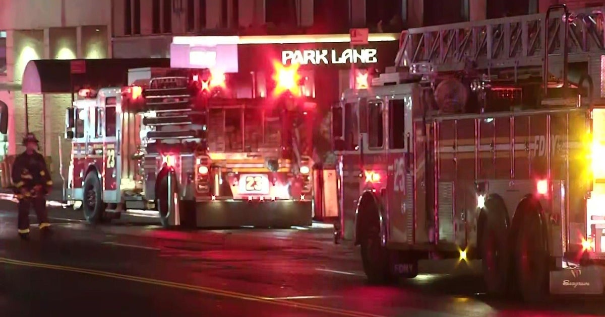 Fire prompts evacuation of Park Lane Hotel along Central Park South ...