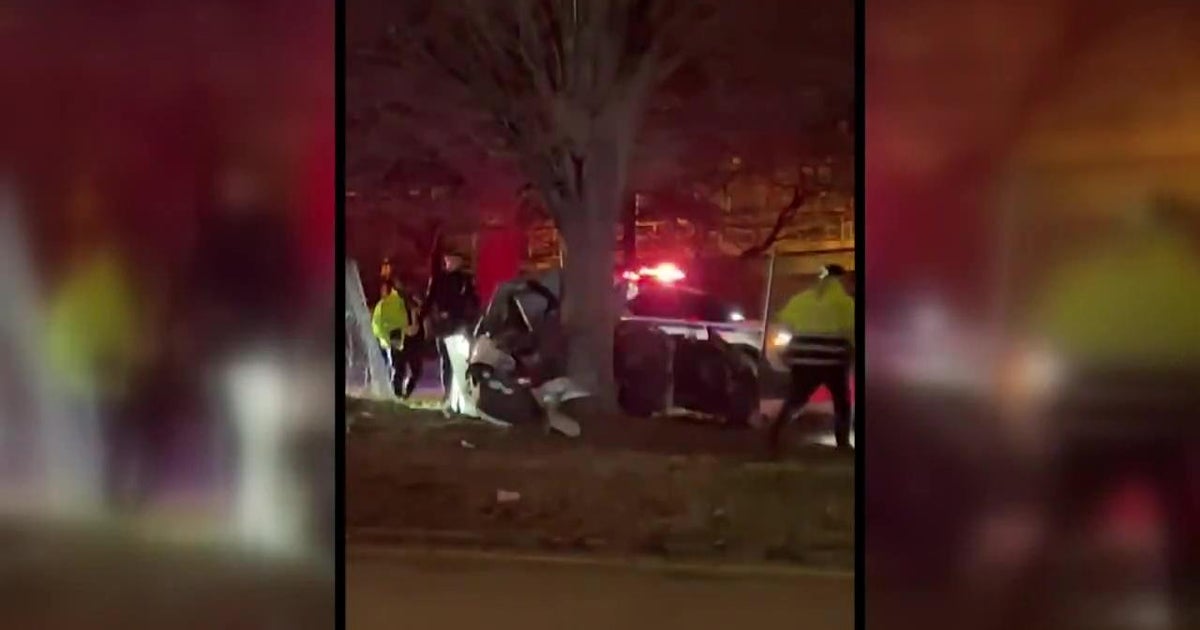 Teen critically injured after crashing into tree in Queens - CBS New York Teen critically injured after crashing into tree in Queens - CBS New York
