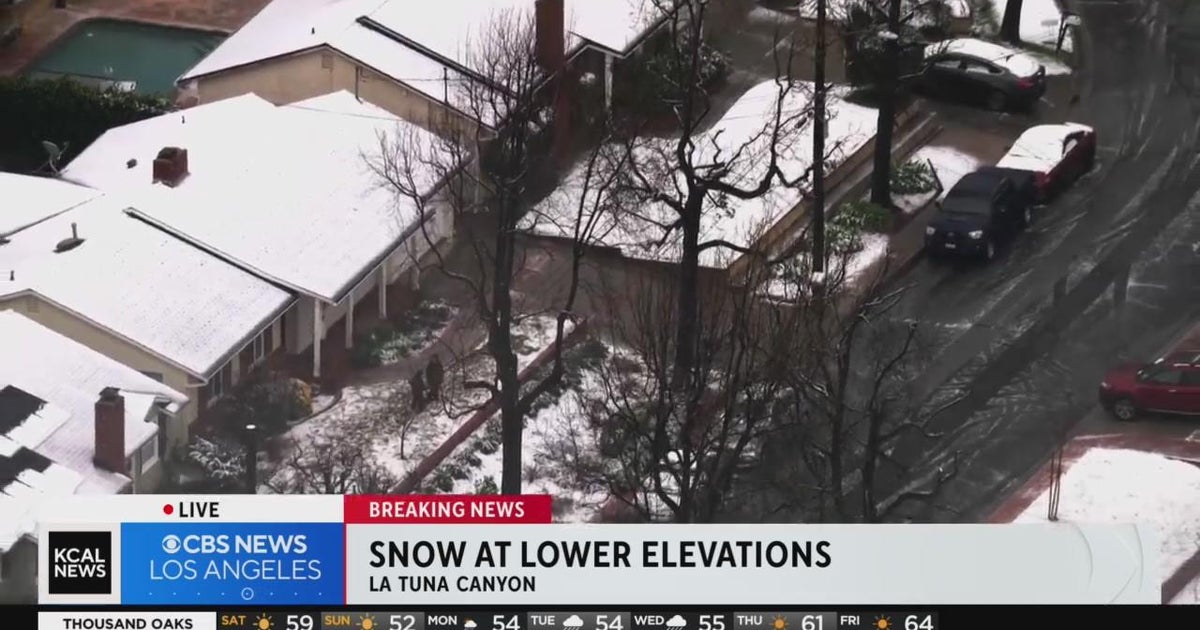 Snow fall at La Tuna Canyon - CBS Los Angeles