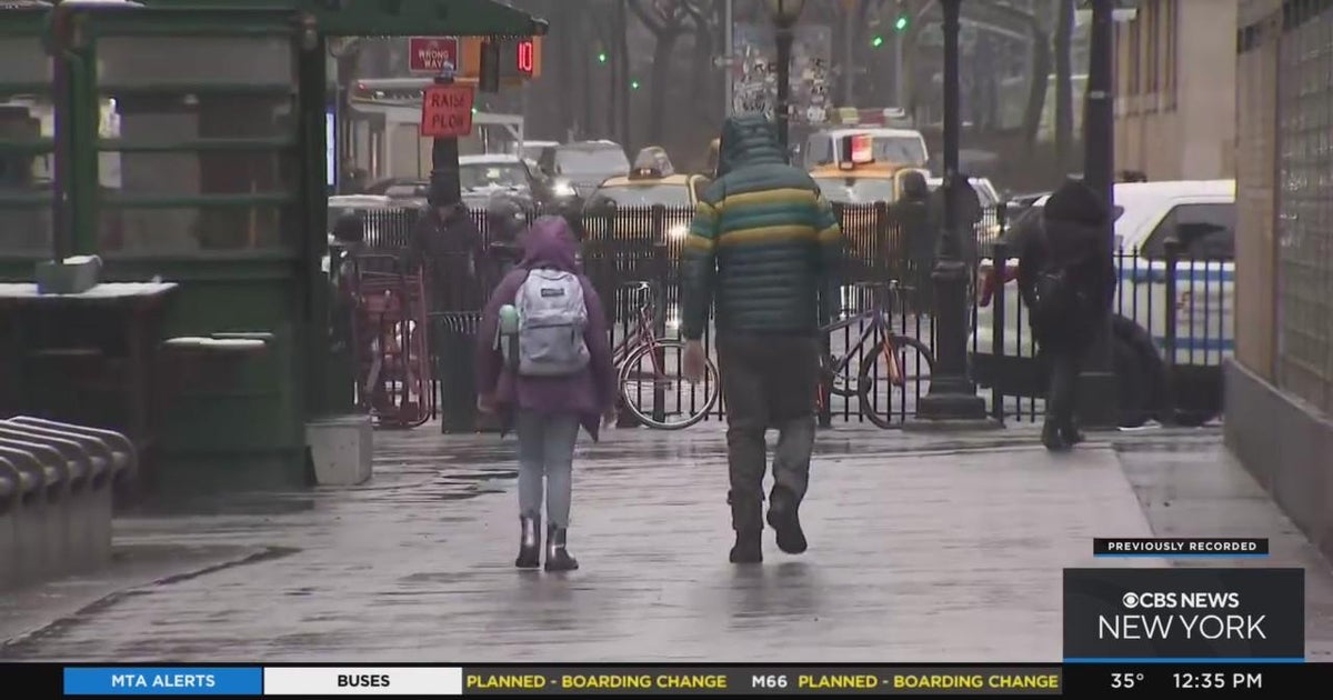NYC dealing with slushy mess after 1st snow - CBS New York