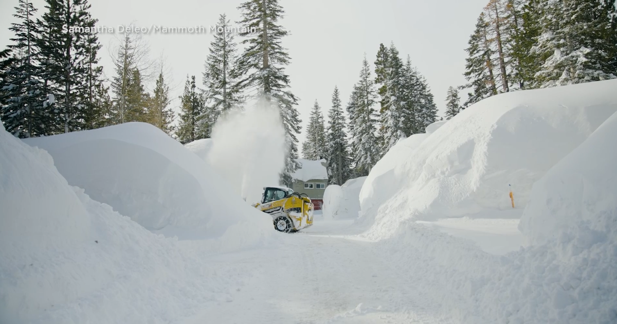 Mammoth Mountain gets second deepest snowfall in 10 years - CBS Los Angeles