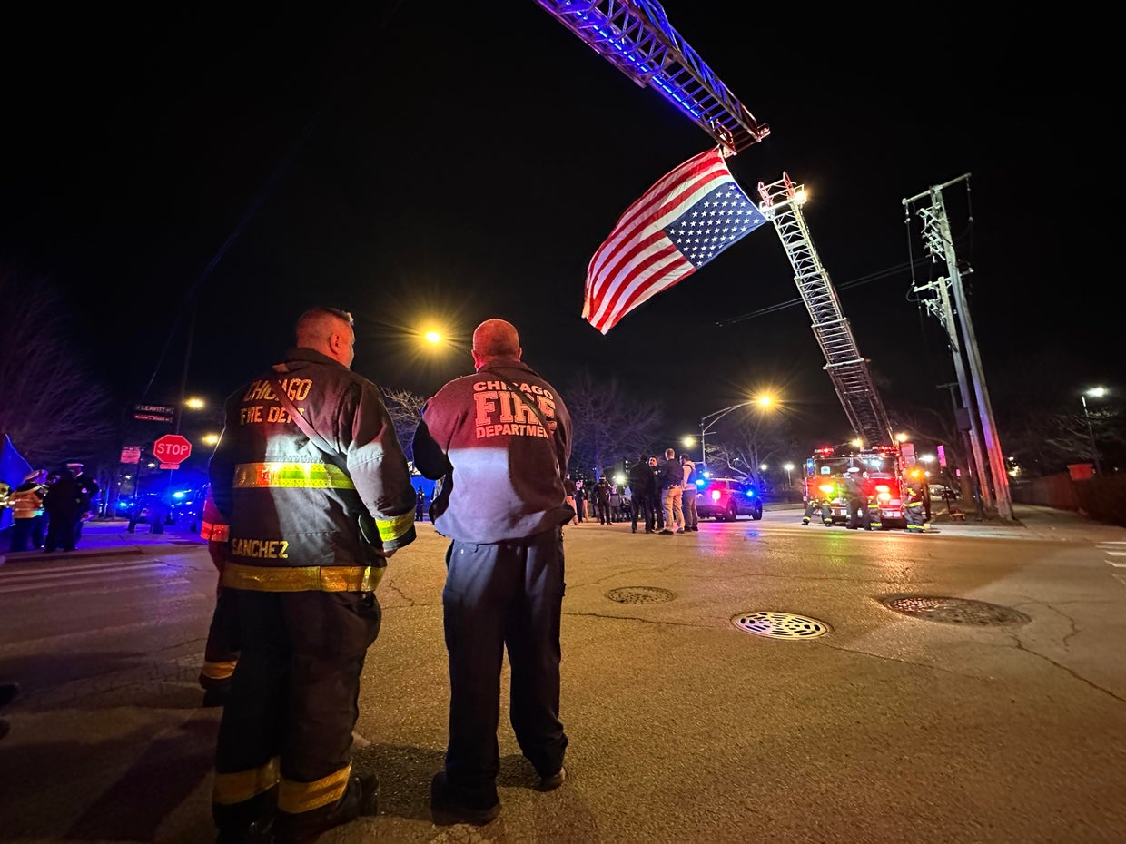 Chicago police officer dies after shooting in Gage Park - CBS Chicago