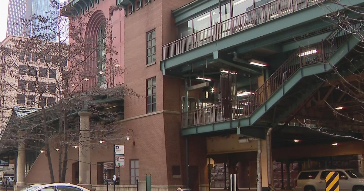 'Violent offender' accused of attacking teen on CTA platform - CBS Chicago