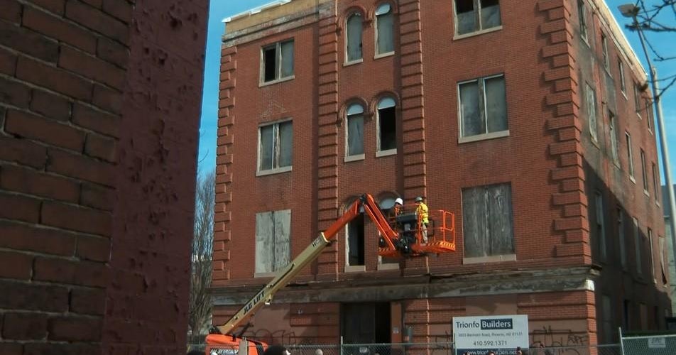 Baltimore officials survey work of city-owned historic building - CBS ...