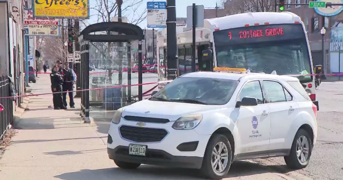 Chicago Shooting: Suspect shoots man on CTA bus in Chatham - CBS Chicago
