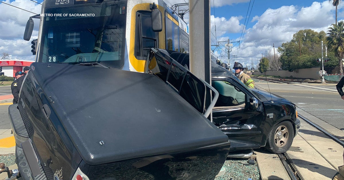 Driver hurt in crash involving light rail train, pickup truck in Rancho ...