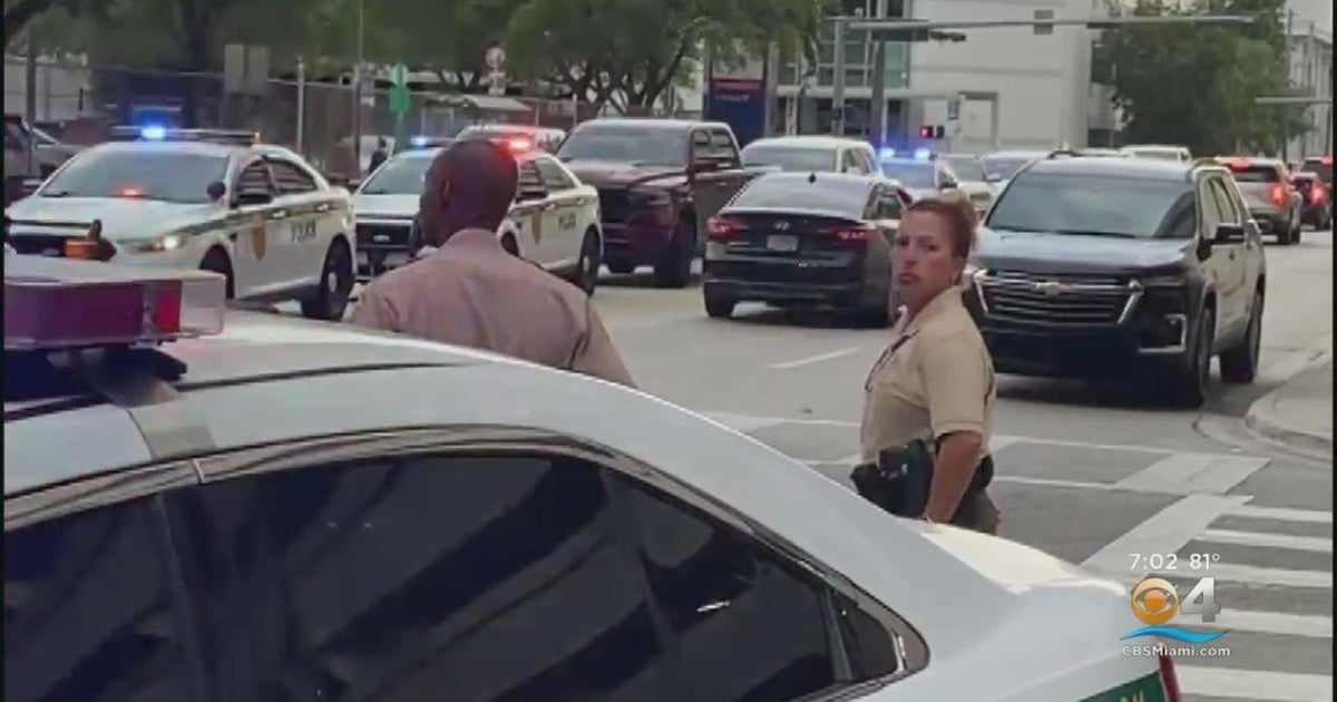 Mdpd Officer Grazed By Bullet In Nw Shooting Cbs Miami