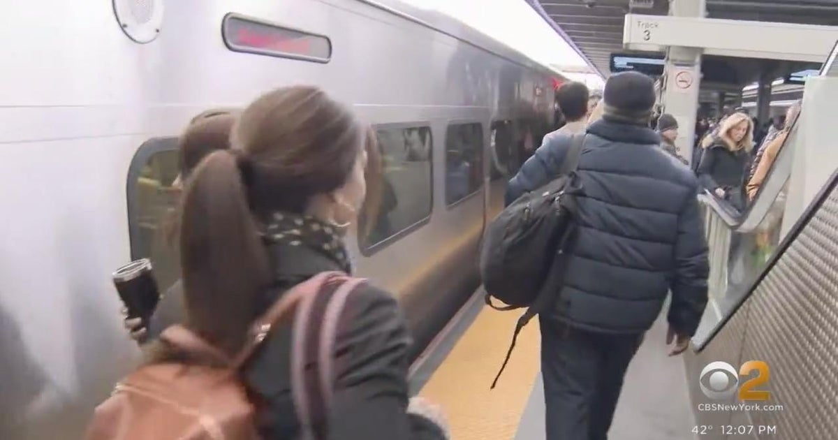 LIRR riders getting ready for more changes - CBS New York