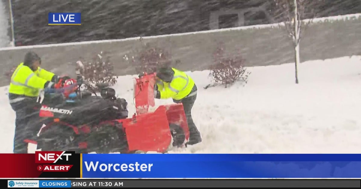 Heavy, wet snow jams up snowblower in Worcester - CBS Boston